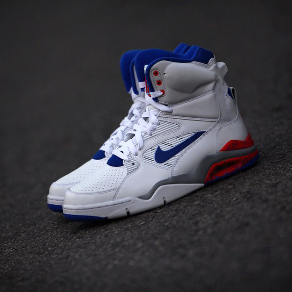 Nike Air Command Force « Ultramarine » disponible - Sneakers.fr