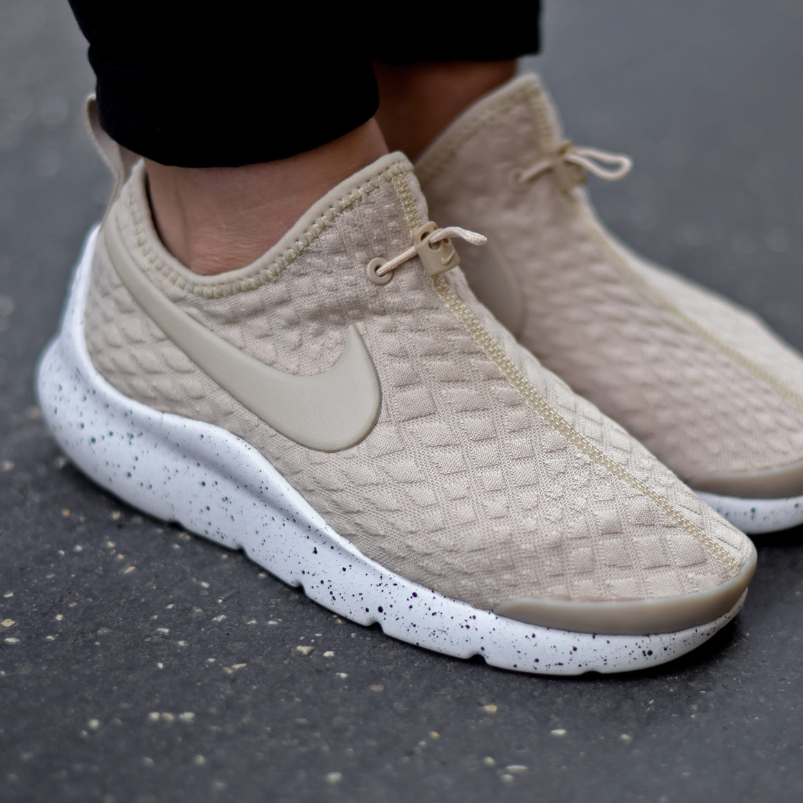 Nike W Aptare Oatmeal - Sneakers.fr