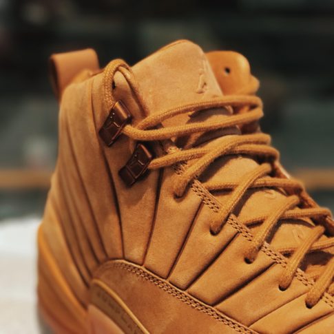 Air Jordan 12 Wheat par PSNY - Sneakers.fr