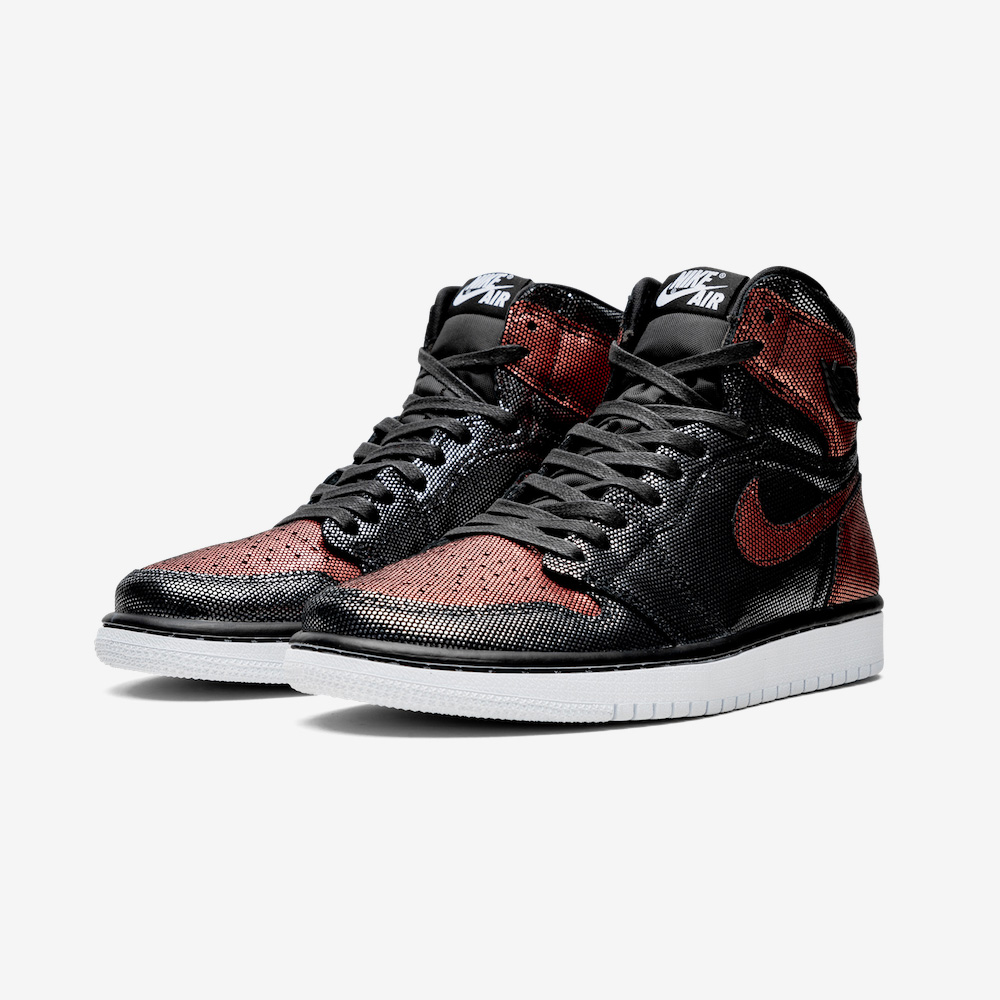 Air Jordan 1 High WMNS Fearless - Sneakers.fr