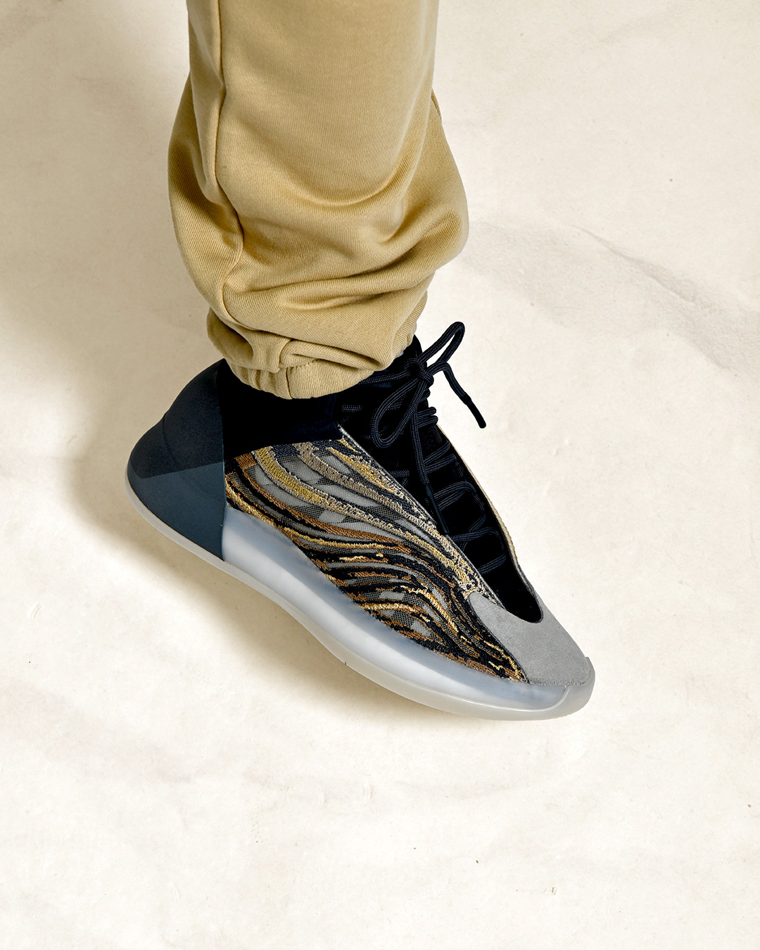 adidas Yeezy QNTM Amber Tint - Sneakers.fr