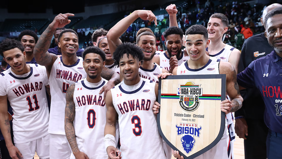 Air Jordan 1 Low OG Howard University - Sneakers.fr