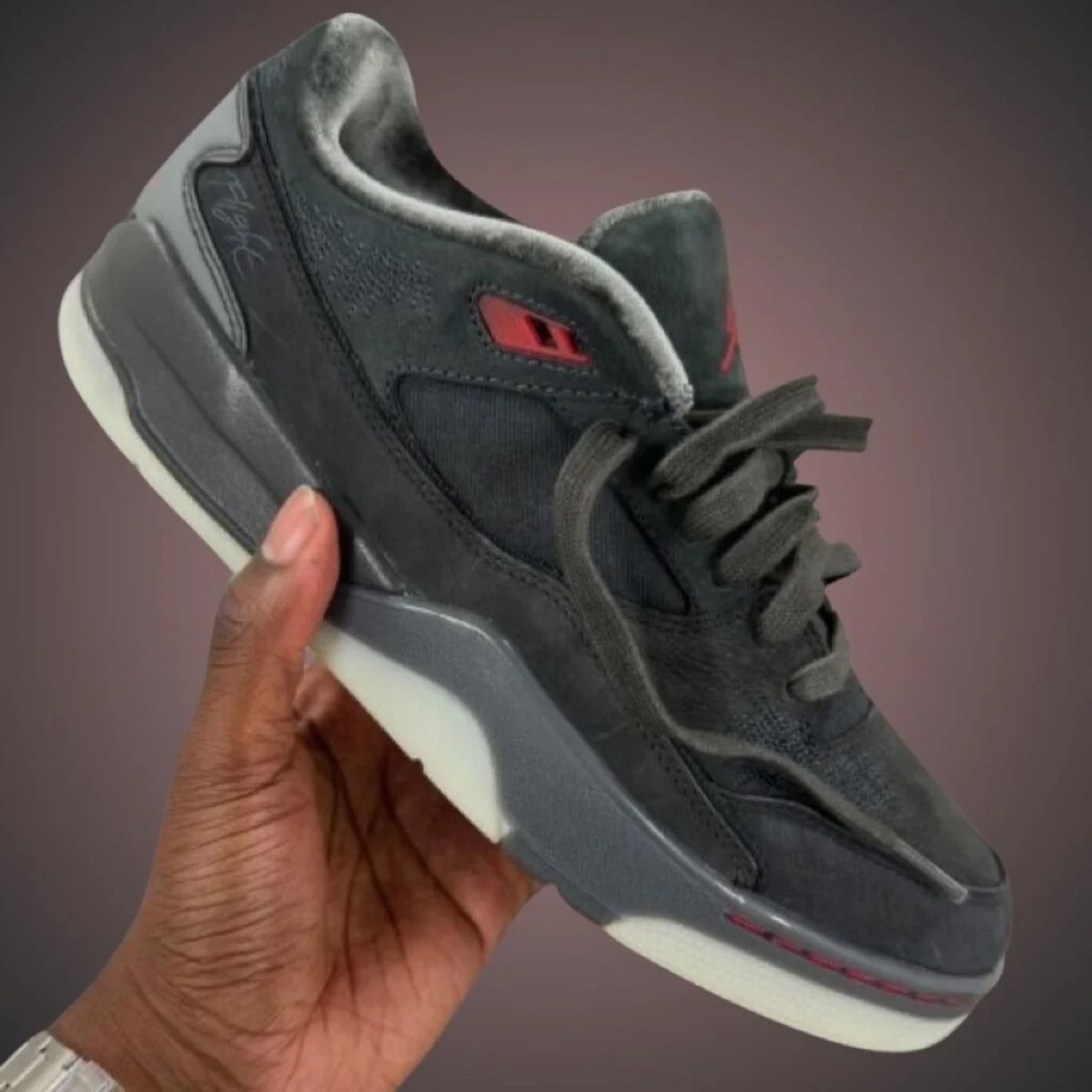 Who Decides War x Jordan Flight Court - Sneakers.fr