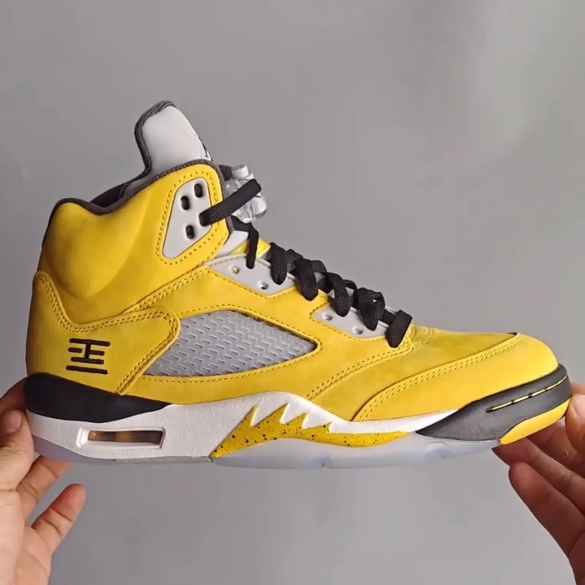 Air Jordan 5 Tokyo 2025 - Sneakers.fr