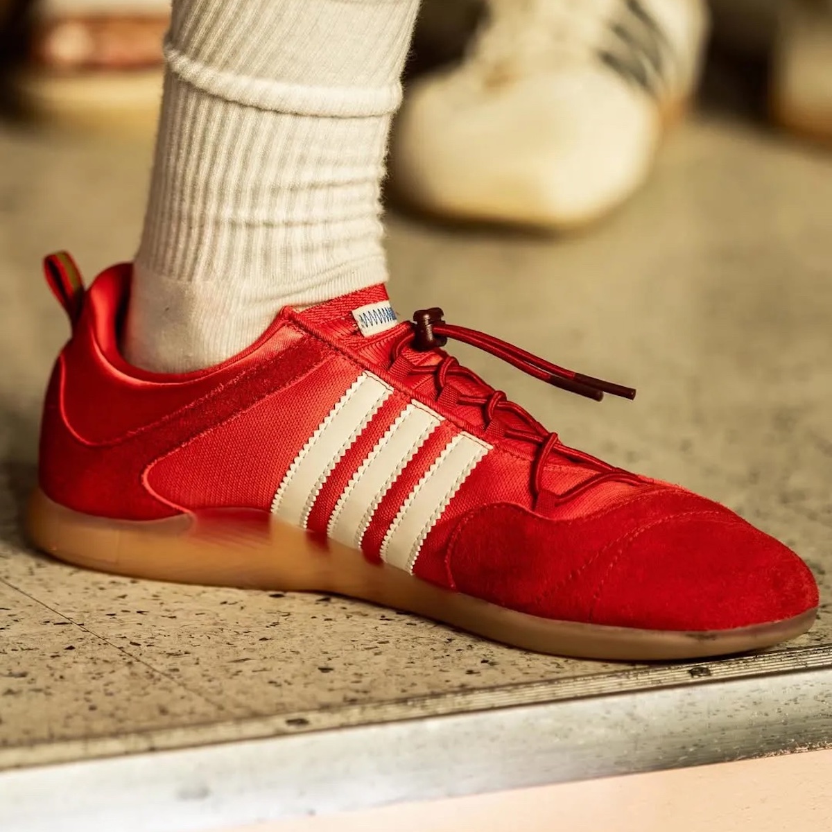 Bad Bunny x adidas Ballerina Flamboyant Red - Sneakers.fr